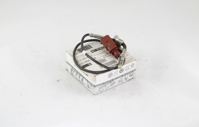 Exhaust gas temperature sensor G448 Caddy Passat Touran 03G906088 New ...
