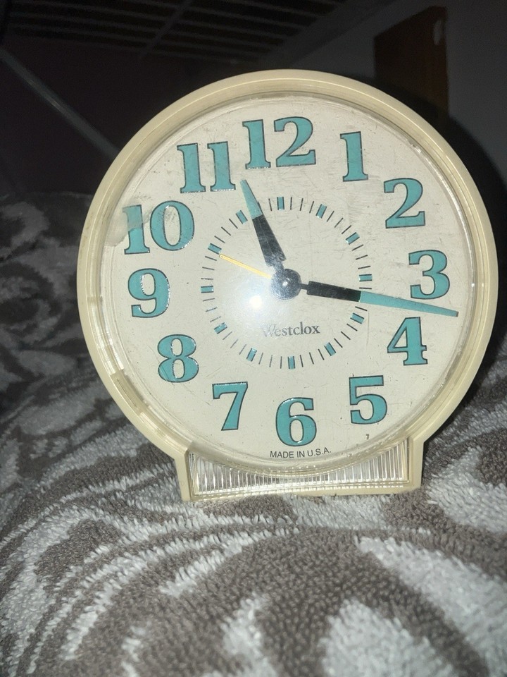 Vintage Westclox Wind Up Alarm Clock Glow In The Dark Turquoise Numbers ...