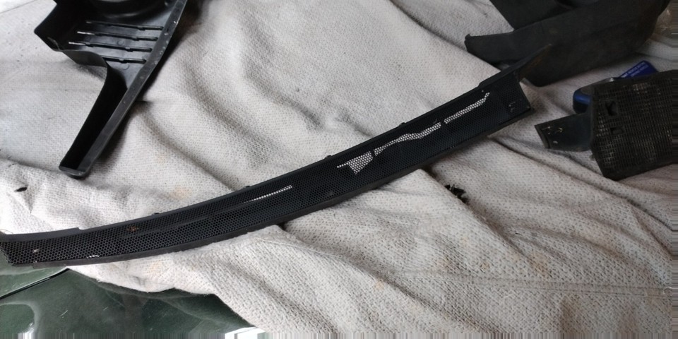 Mercedes-Benz SL R129 Front Windshield Left Lower Trim A129670808 RE | OE