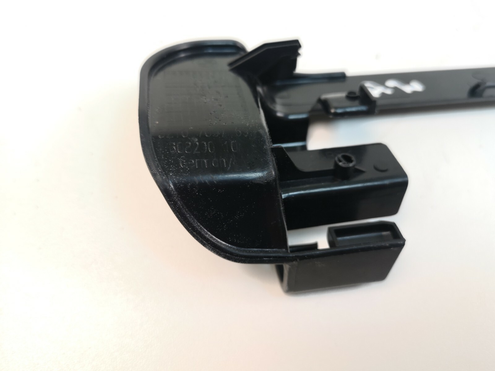 BMW RIGHT SEAT TRIM RAIL COVER 60829010 | eBay UK