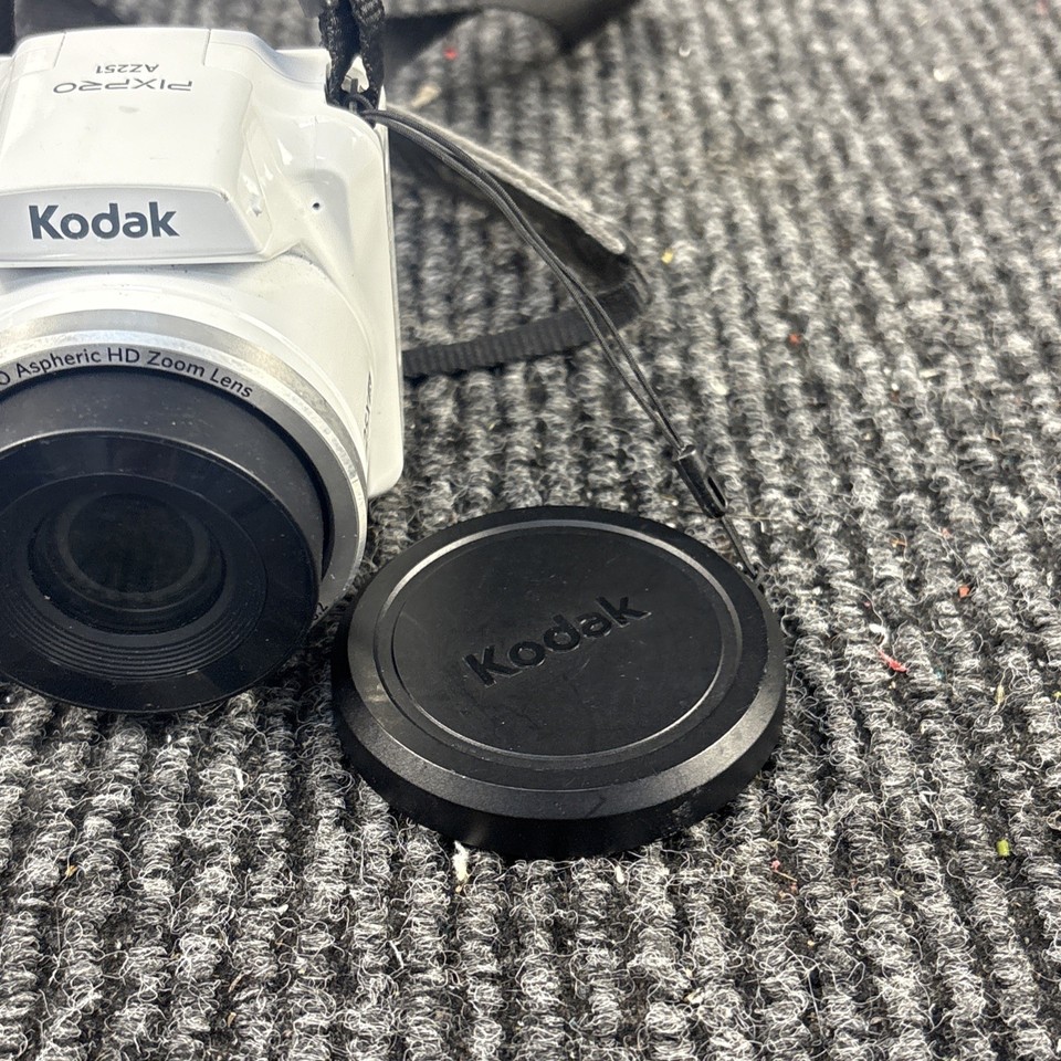 Kodak Pixpro AZ251 White HD Zoom Lens 25x IS Wide Angle Digital Camera ...