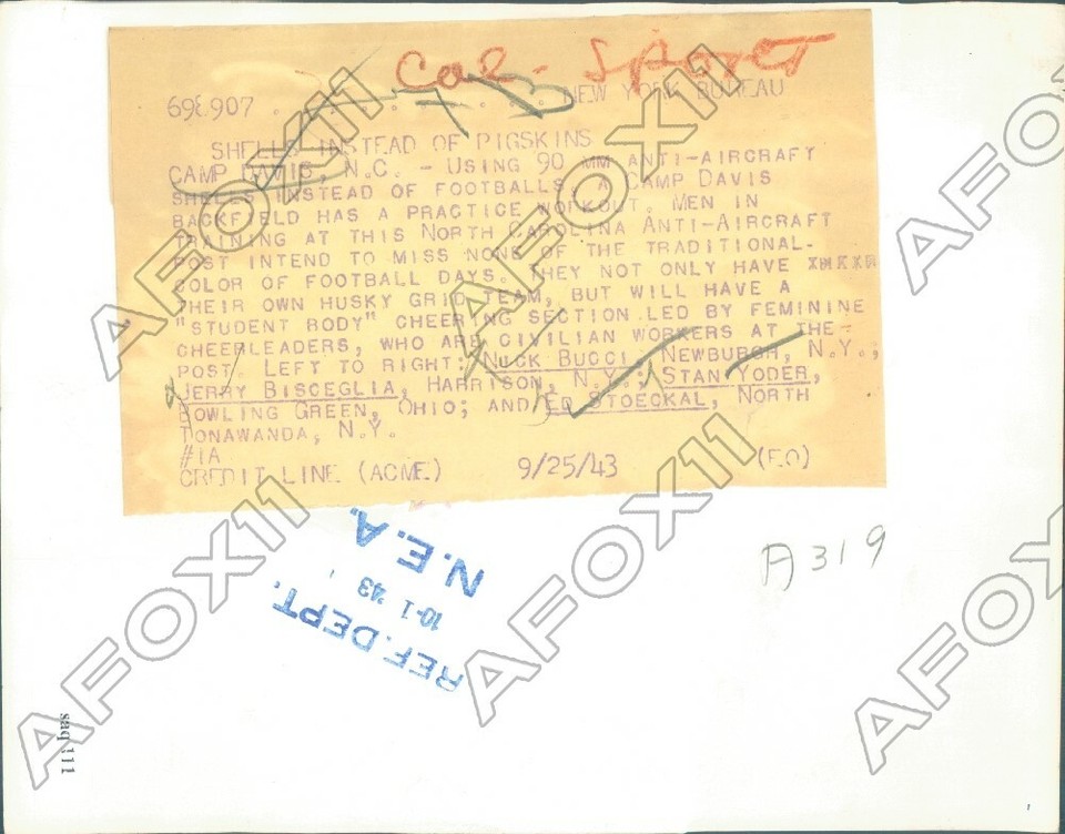 1951 Cleveland Browns HB Dub Jones Runs Ball VS New York Giants Press ...