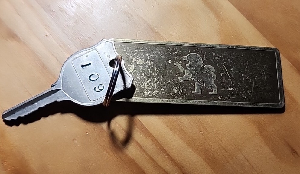 VTG Safe Deposit Box Key & Brass Fob: Dog Crest Vintage KEY FOB safe ...