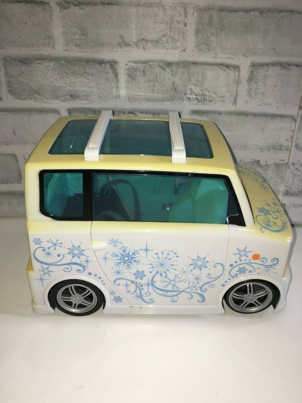 RARE MOXIE GIRLZ SNOW CAR W/ REMOTE CONTROL SNOW MOBILE MAGIC SNOW RC ...