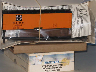 Walthers HO 40' Wood Side Reefer Car, Santa Fe, #26084 | eBay