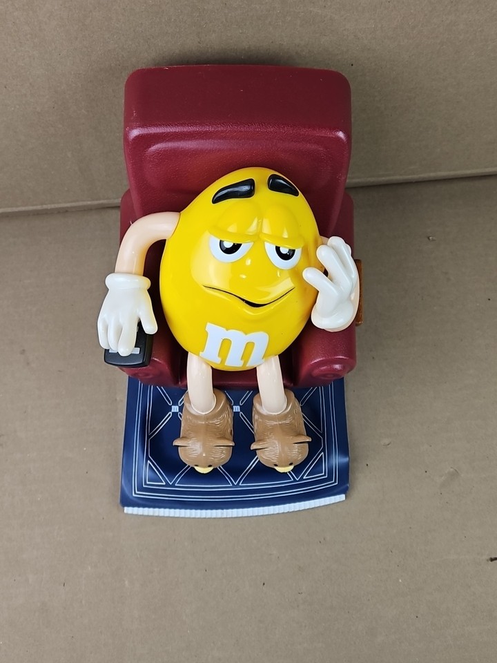 Vintage M&M Dispenser Yellow Lazy Boy Chair Recliner Candy 1999 MM301 ...