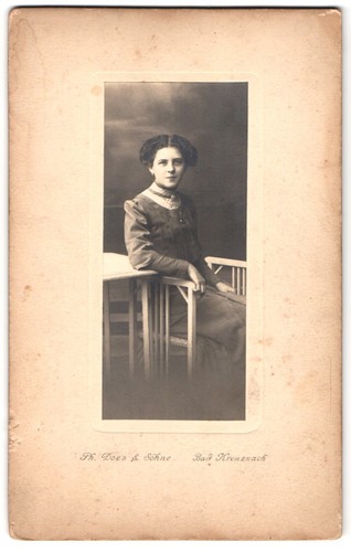 Fotografie Ph. Does & Söhne, Bad Kreuznach, junge bürgerliche Dame mit ...