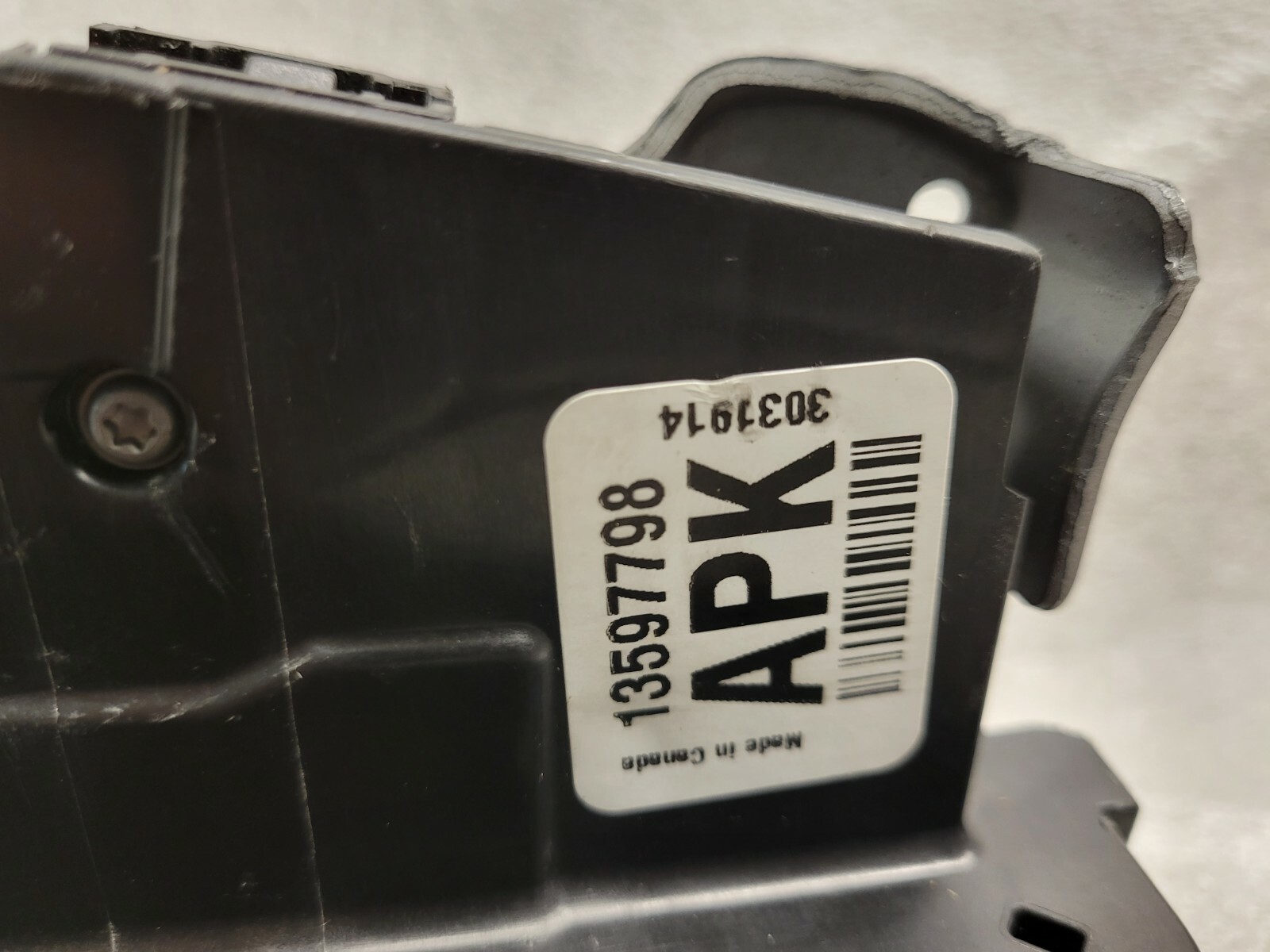 New GM OEM Front Driver Side Lock Latch Fits Cadillac Chevrolet GMC ...