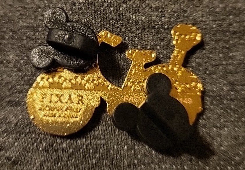 Disney Pin Loungely - Pixar Bicycle Series Blind Box - Finding Nemo G10 ...