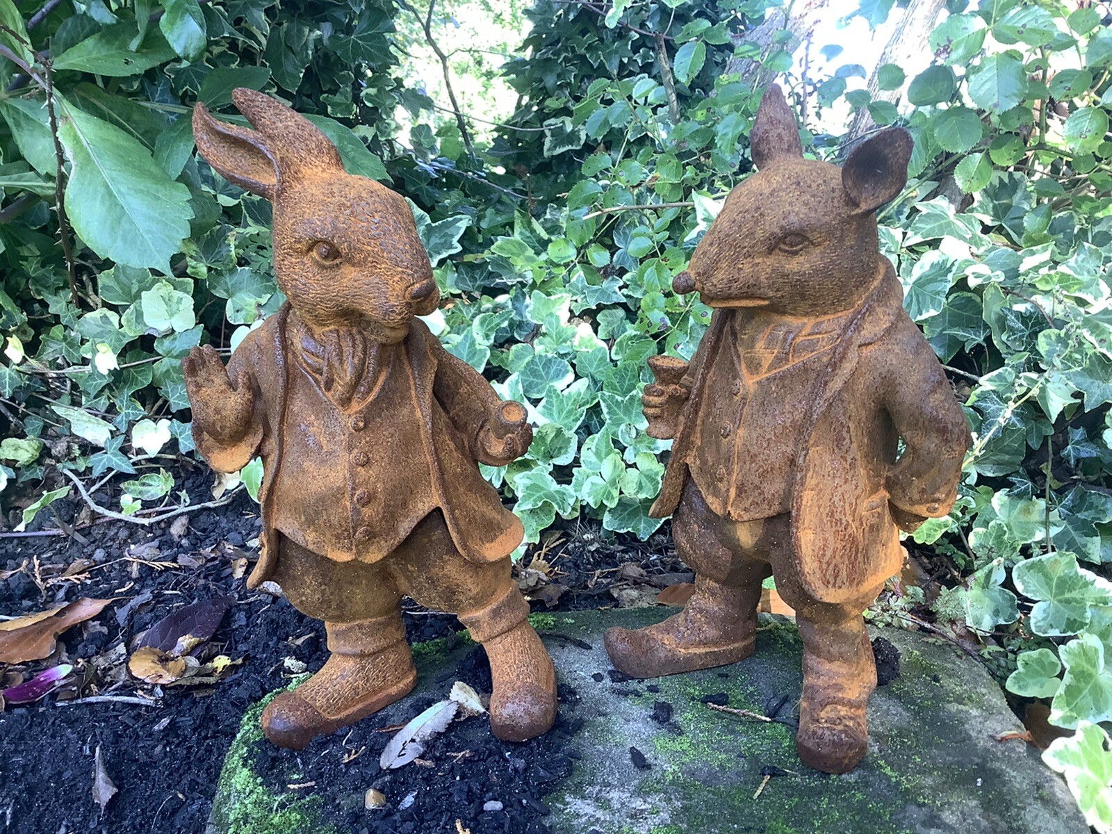 PAIR RUSTY MR RABBIT RATTY CAST IRON STATUE GARDEN ORNAMENTS WIND ...