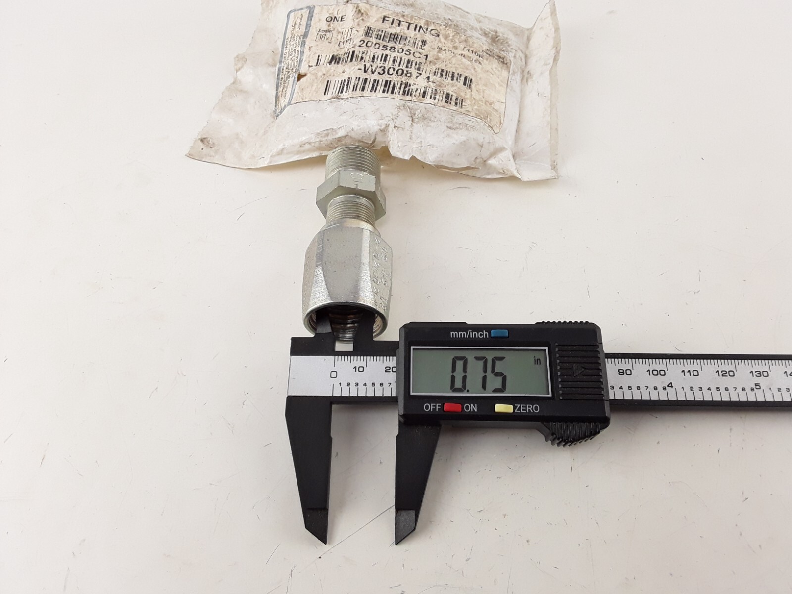 AIR HOSE FITTING HARDWARE INTERNATIONAL NAVISTAR W300874, 2005805C1 ...