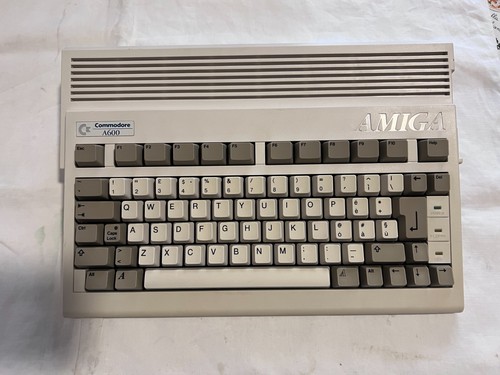 Commodore Amiga 600 | eBay