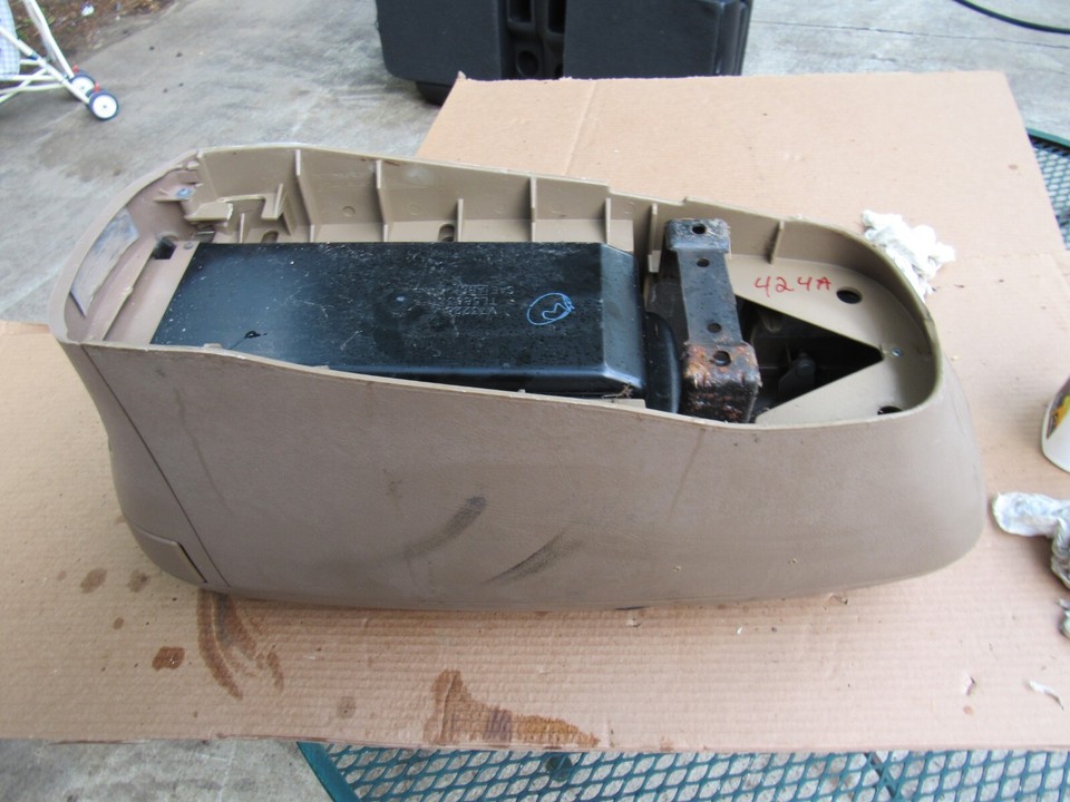 1995-1998 Chevy Silverado Suburban Tahoe GMC Sierra Tan Center Console ...