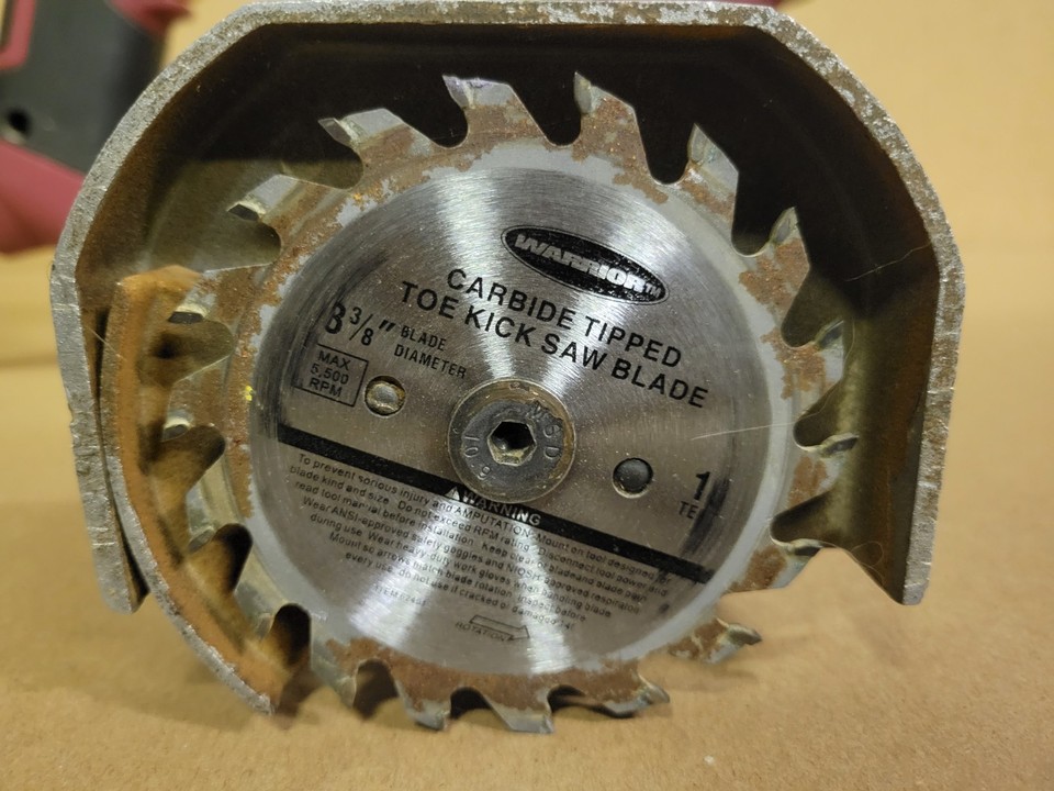 Chicago Electric Toe-Kick Saw 3-3/8" Carbide Blade 4500 RPM 120V 6.8A ...