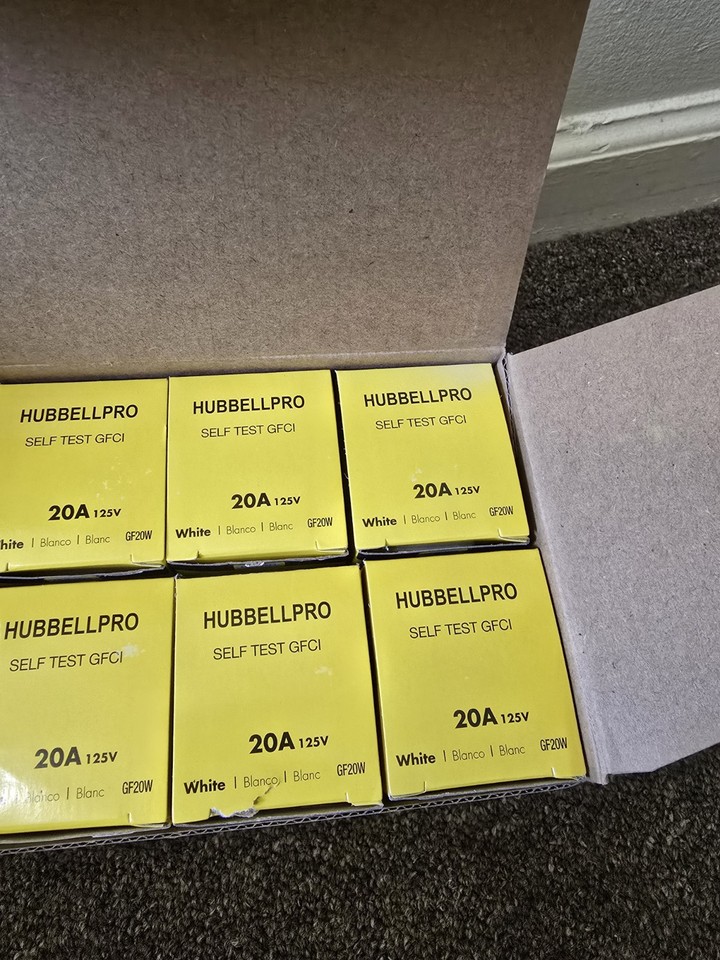 Hubbell-Pro Residential AUTOGUARD Self-Test GFCI Receptacle GF20W 20A ...