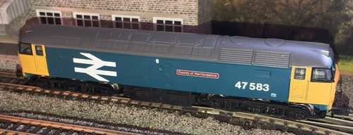 Graham Farish 47583 - N gauge Class 47 BR blue co-co diesel engine. VGC ...