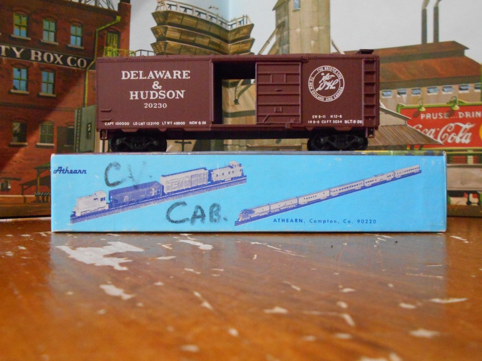 HO Scale Train Bev-Bel/Athearn Delaware & Hudson 50' Box Car #20230 in ...