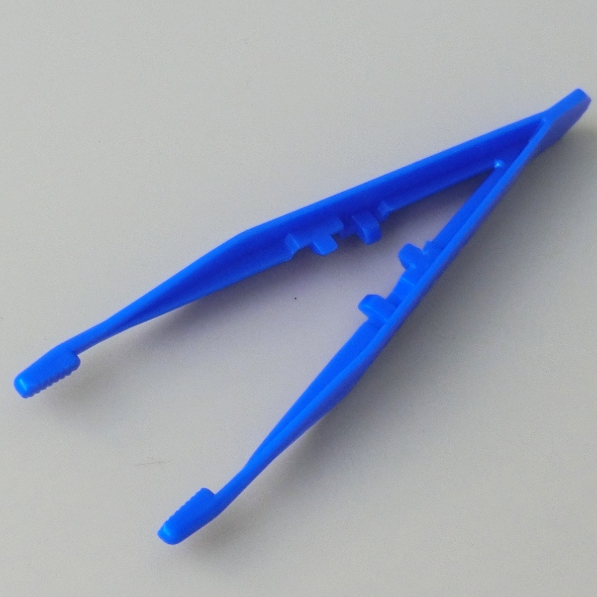 100 pcs Disposable Plastic Medical Tweezers First Aid/Lab Forceps 4.5 ...