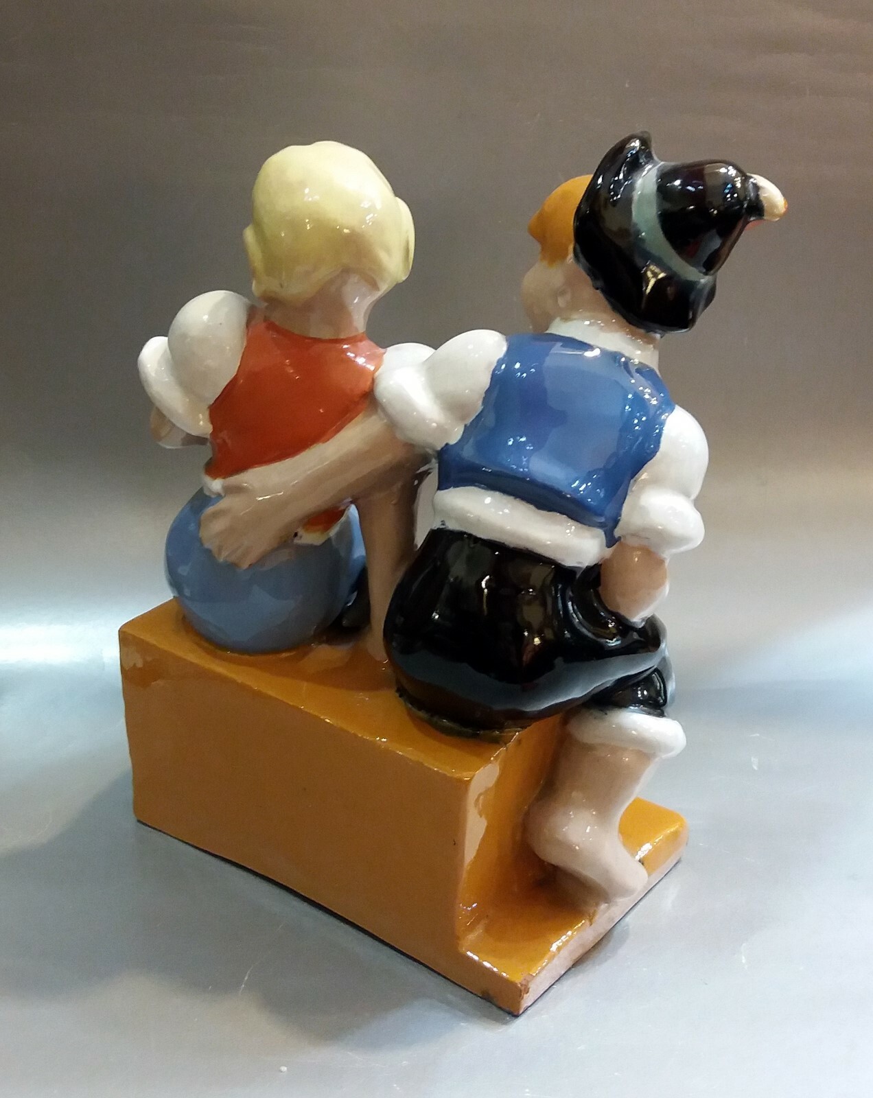 KOMLOS, ART DECO COUPLE Hungarian Hand Paint.Ceramic Figurine by Komlos ...