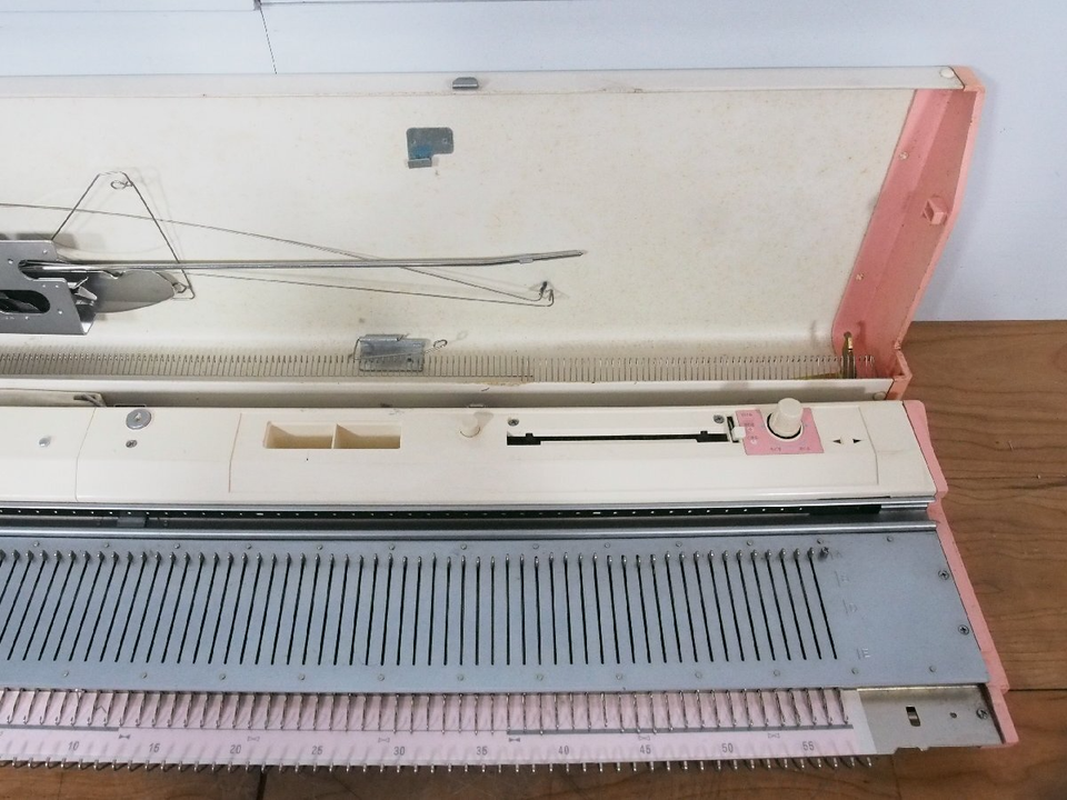 Brother KH-260 PUNCH 9 Knitting Machine 9mm Pitch Handcraft W/ Case ...