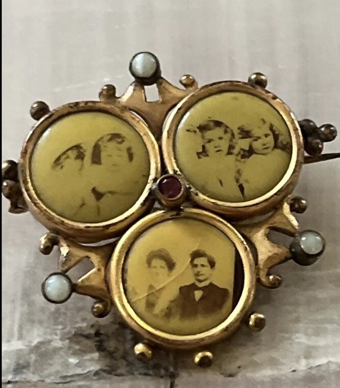 Vintage/Antique Three Picture Frame Brooch Wow! - Gem