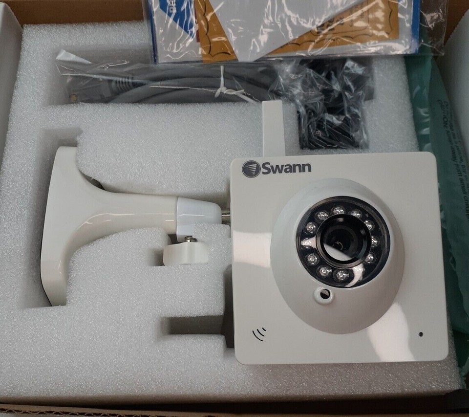 Wi-Fi Security Camera Swann SWADS-455CAM-US SwannEye HD Plug and Play ...