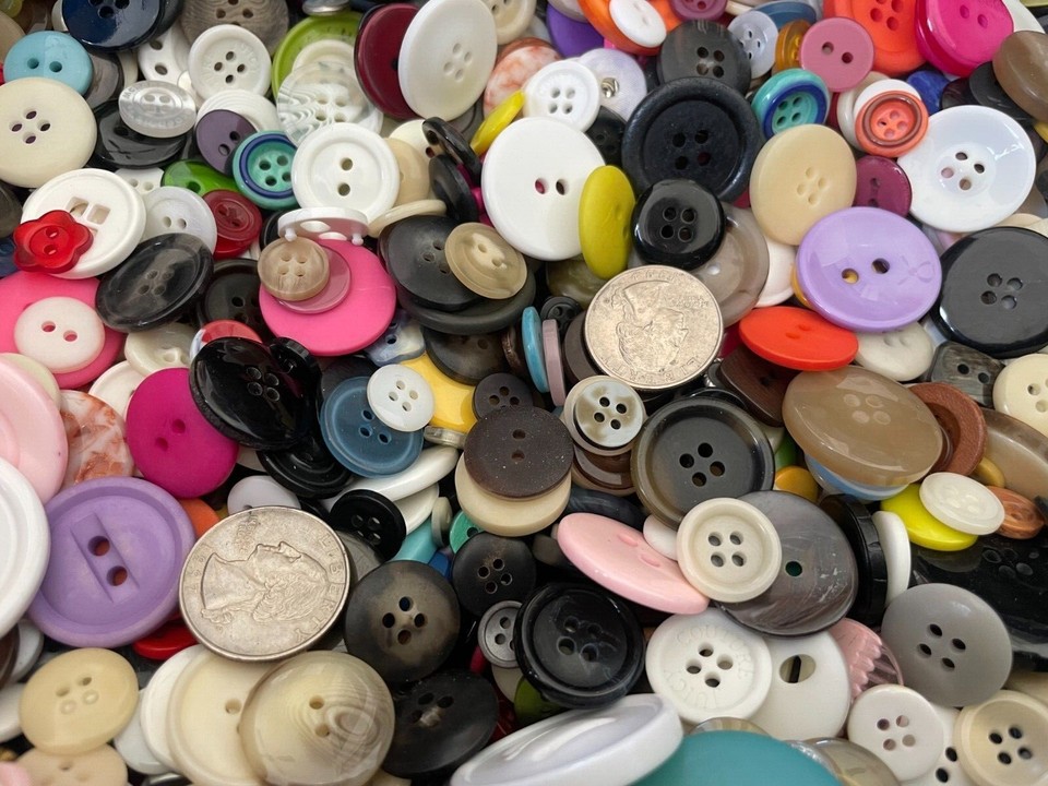 200 New Buttons assorted mixed color and sizes bulk Mixed Button lot ...