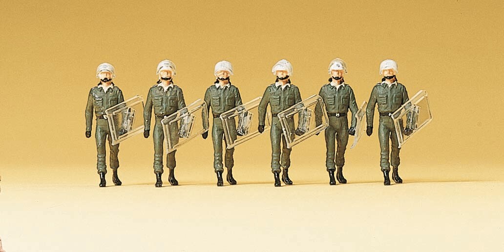 Preiser 10392 BGS Operation Suit. Taking The Lead. FRG H0 1 87 for sale ...