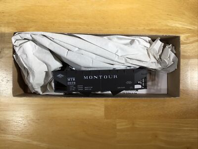 Accurail HO Scale Montour Offset Twin Hopper Car #9076 Kit 7728 | eBay
