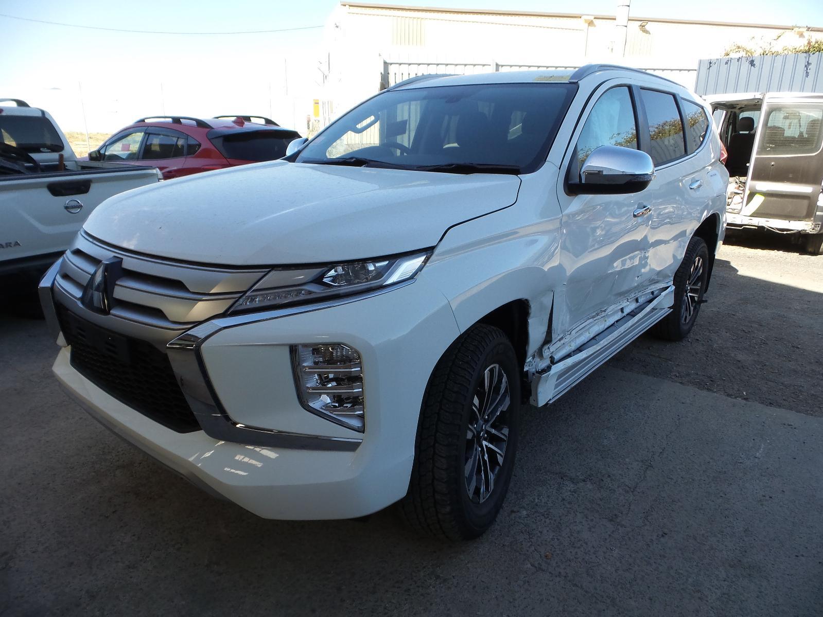 MITSUBISHI PAJERO LEFT B PILLAR GRAB HANDLE QE, PAJERO SPORT, 10/15- 24 ...