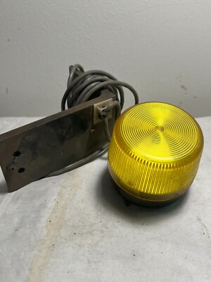 Vintage Radio Shack Security Strobe Light YELLOW With Bracket and Cable ...