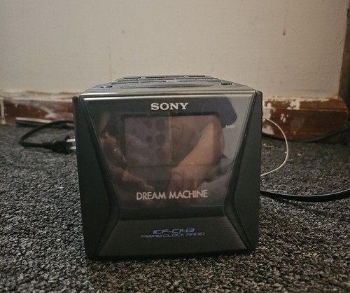 Sony Vintage 1980s Dream Machine Cube Alarm Clock AM/FM Radio ICF-C143 ...
