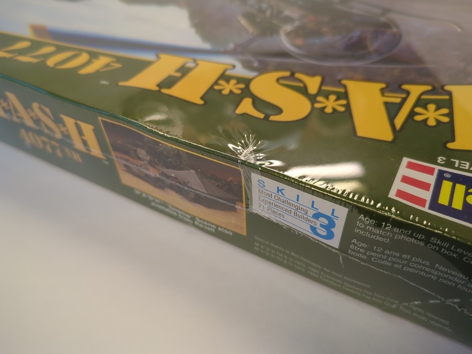Revell M*A*S*H 4077th Bell H-13H Helicopter 1:35 scale 4334 Model Kit ...