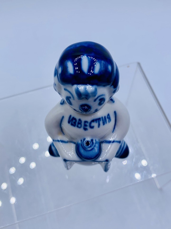 Gzhel Porcelain Snowman Figurine USSR Russian Moscow Hockey Izvestia ...