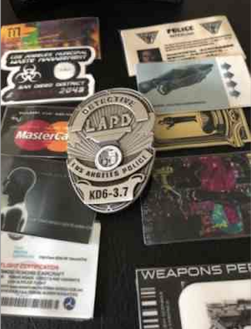 Blade Runner 2019 Deckard and 2049 Officer K Badges Wallets Cards 2 ...