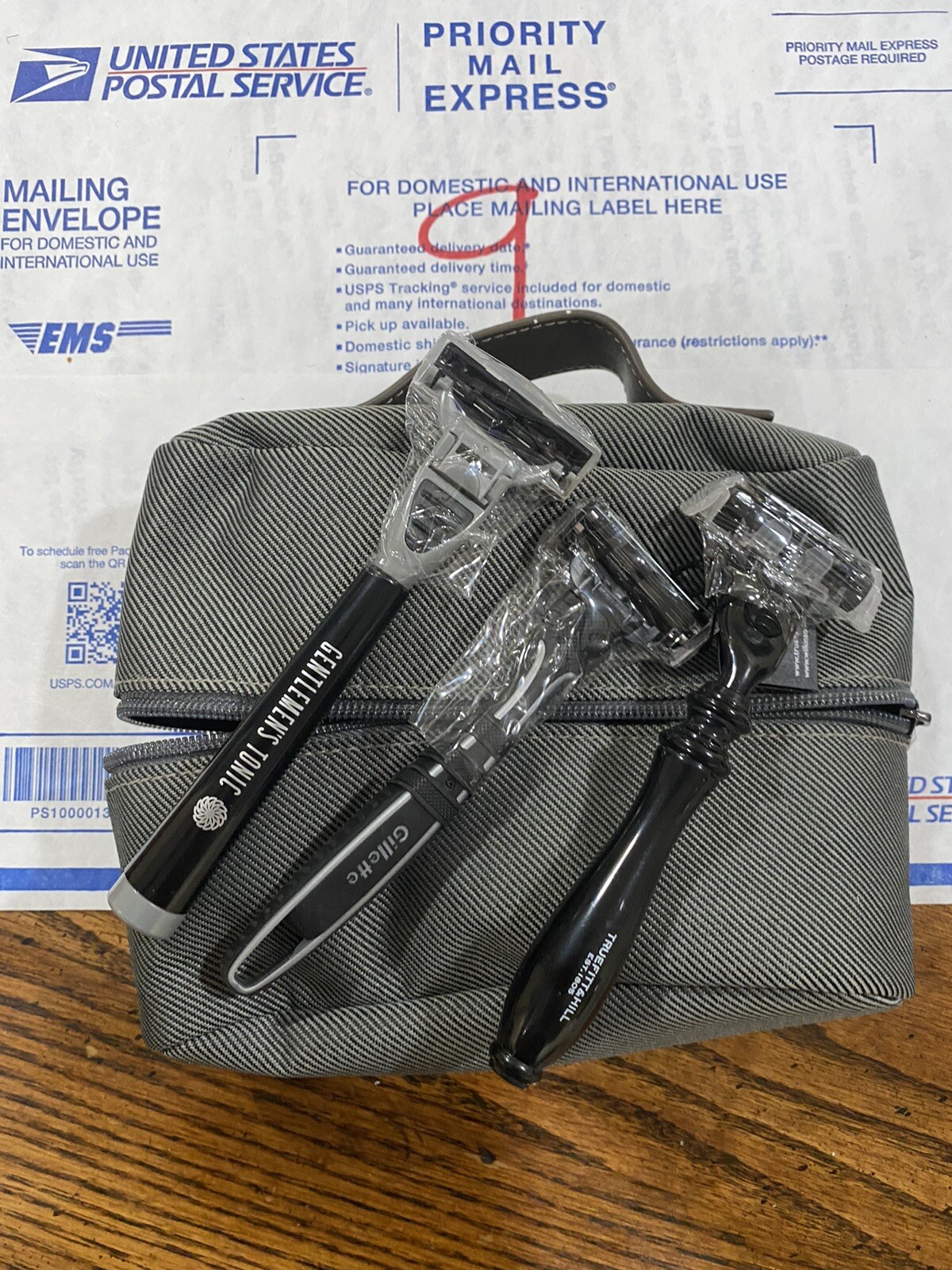 3 Emirates Business Class Shaving Razor Only With Bag Brand New. | eBay