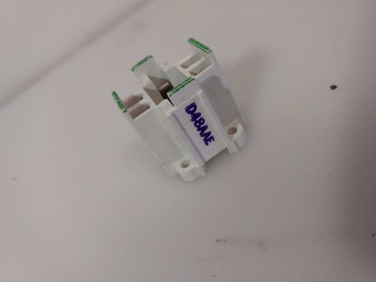 Leviton 75w-600V Compact Fluorescent Lamp Holder Light Socket 4-Pin | eBay
