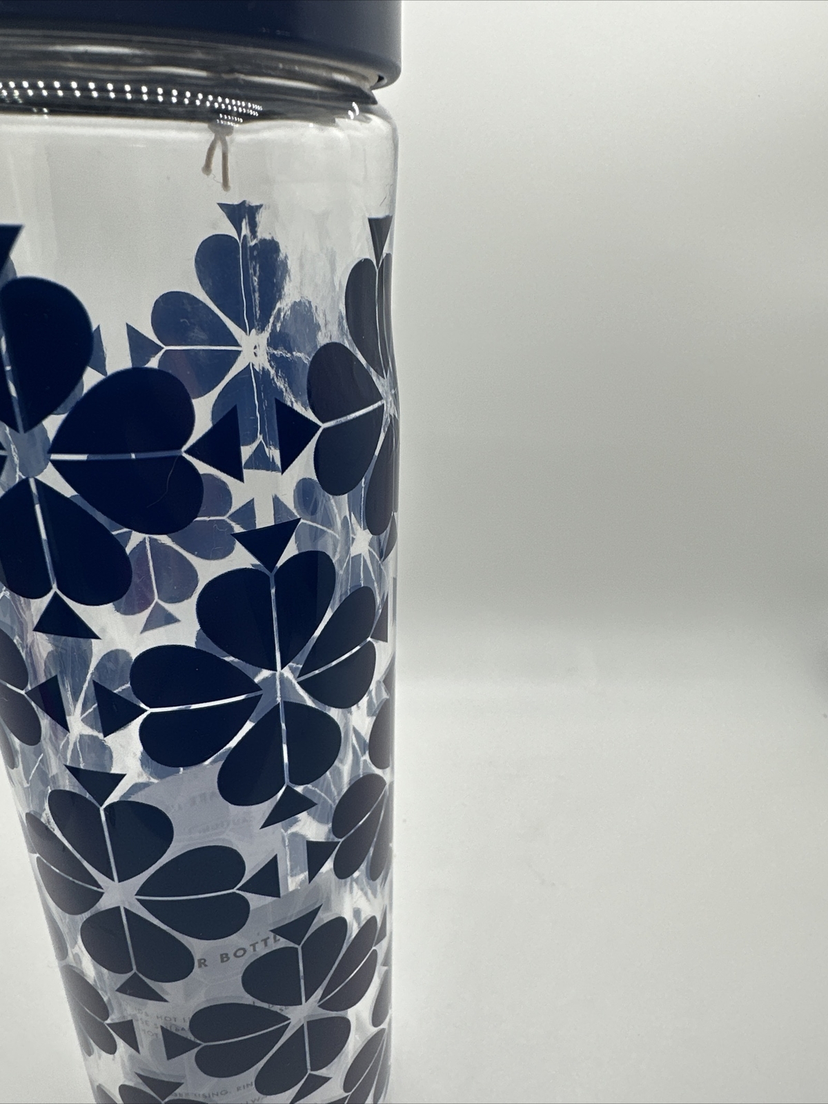 NWT KATE SPADE WATER BOTTLE NAVY SPADE FLOWER 16 OZ. PLASTIC WITH SCREW ...