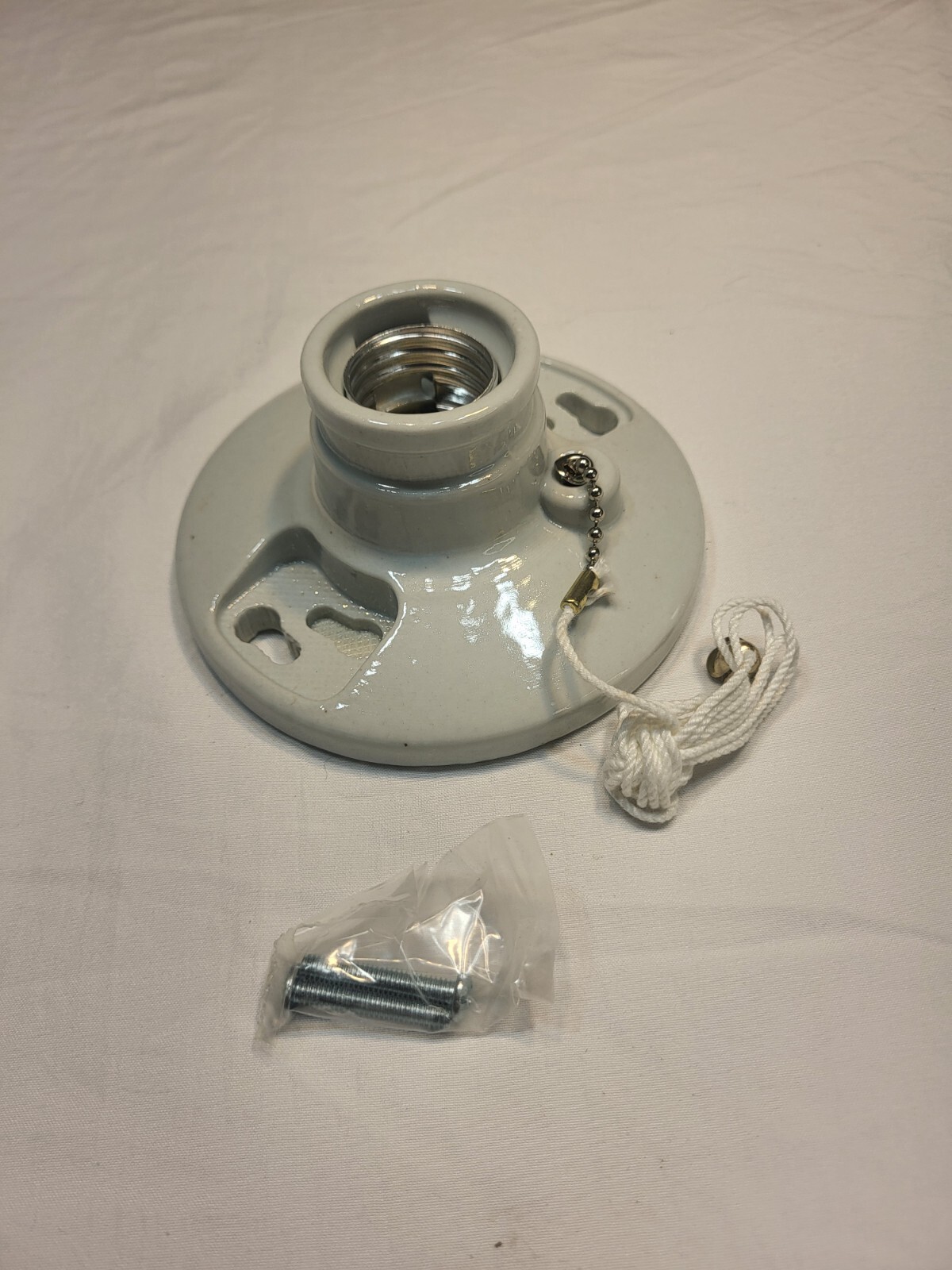 Satco Porcelain Pull Chain Lampholder Medium Base 90-443 White 250W ...