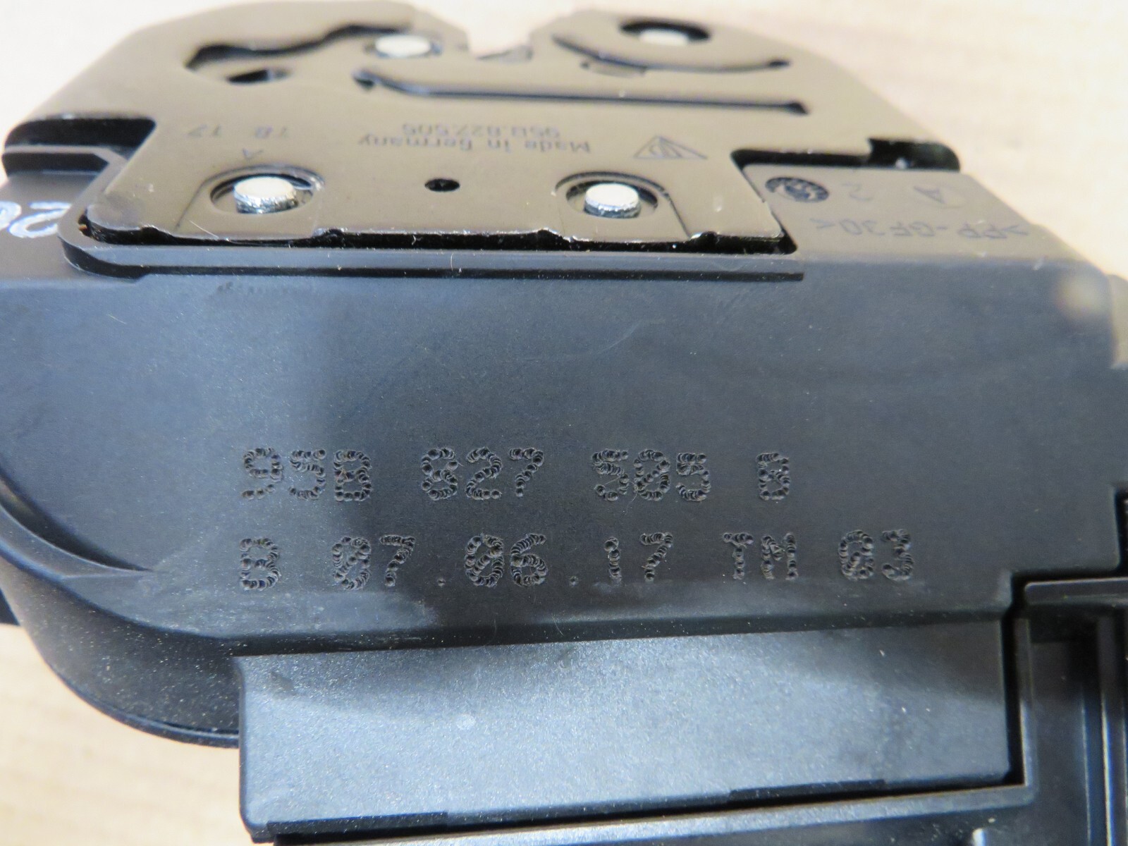 2015-2020 PORSCHE MACAN TRUNK 锁执行器 95B827505 原始设备制造商 3681 | eBay