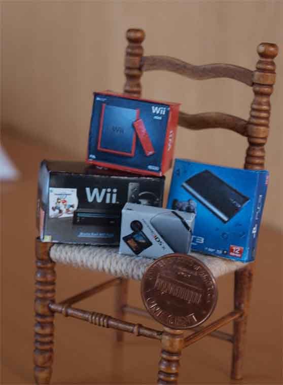 Set videogame console box miniature. Wii & mini, 3DS XL, PS3 + game ...