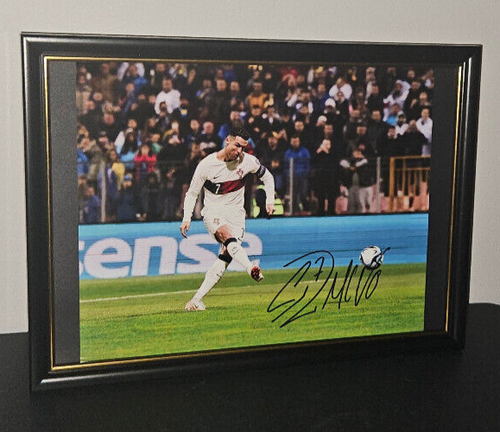CRISTIANO RONALDO - HAND SIGNED 8x10 PHOTO - WITH COA - ORIGINAL ...