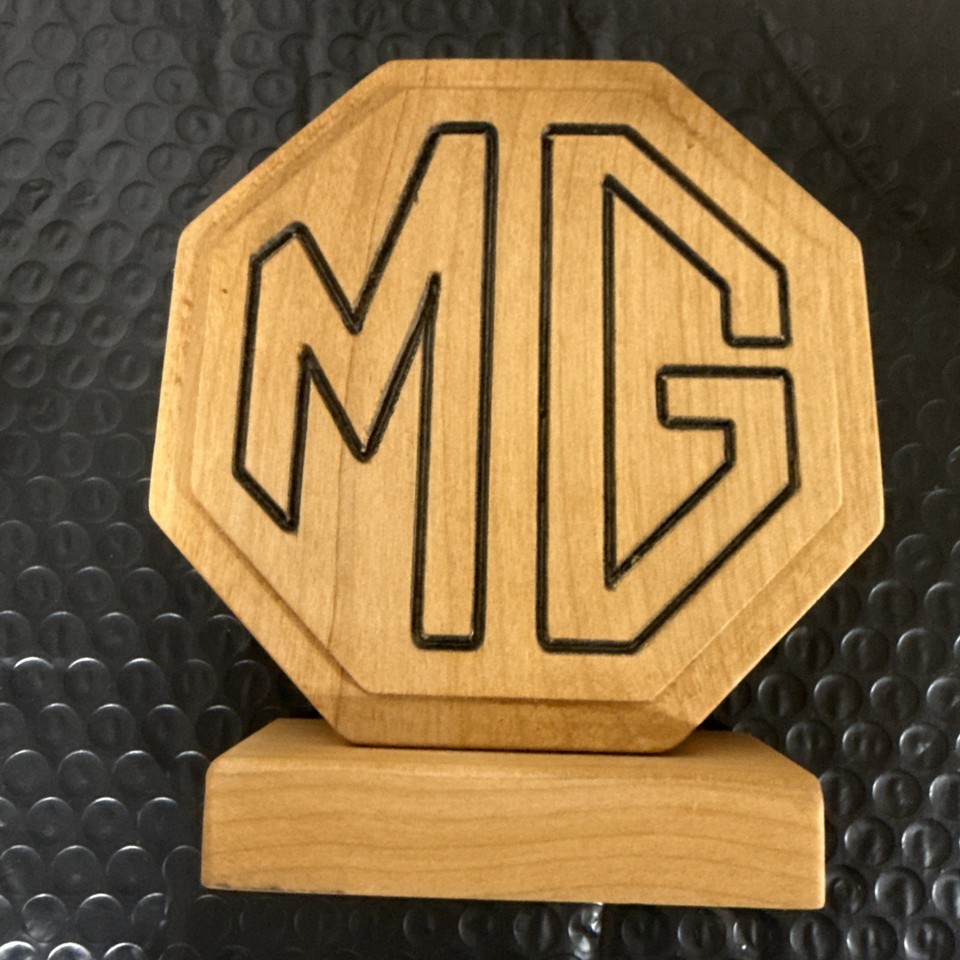 Vintage Style MG Octagon Wooden Desk Ornament - Classic Car Enthusiast ...