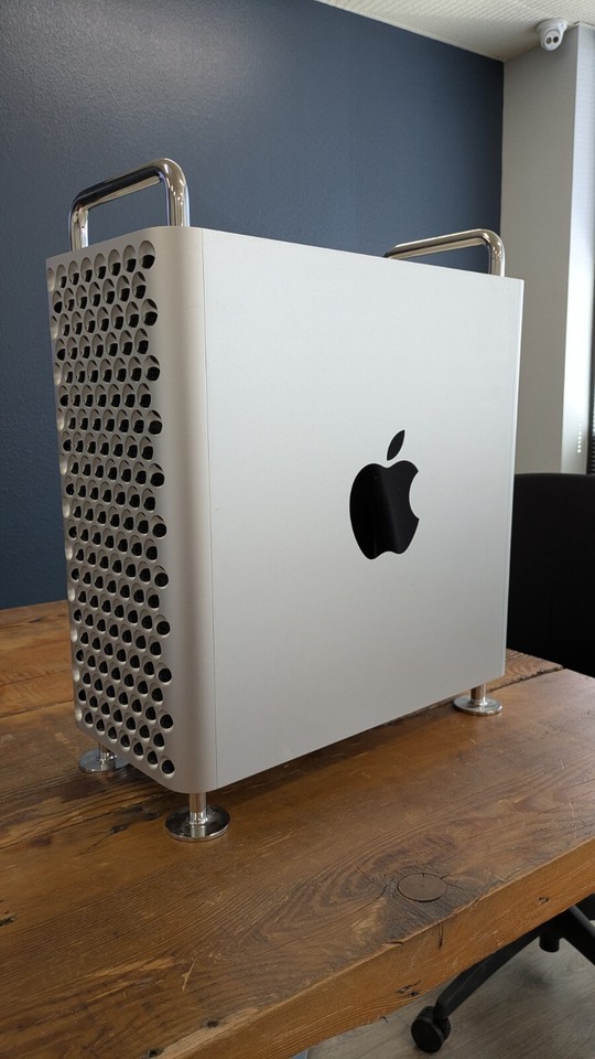 Apple Mac Pro (2019) A1991 8 Core, 48 GB MEM, 1 TB SSD, AMD RADEON PRO ...