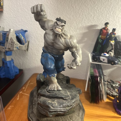 Bowen Marvel Incredible Hulk Gray Version Mini-Statue 2108/4000 | eBay