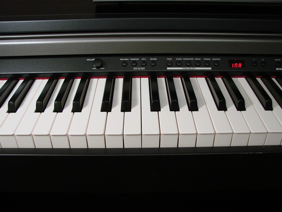 Roland Digital Piano - MP60 - 88 Key w/ Escapement and Ivory Feel ...