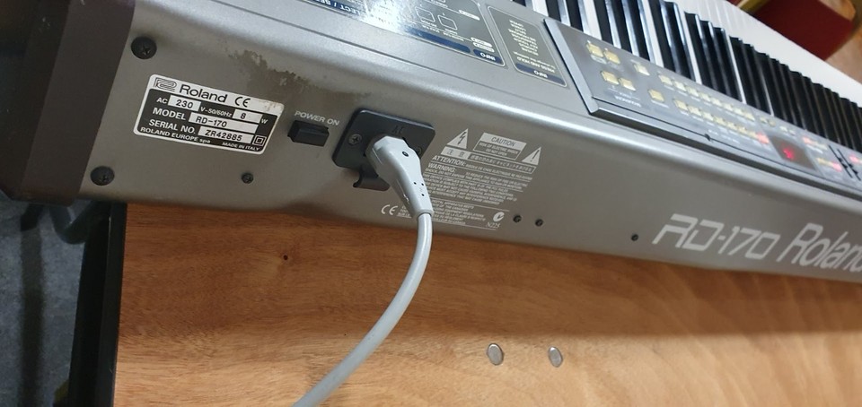 Roland RD170 Stage Piano 88 Fully Weighted Keys superb sound RD-170 ...