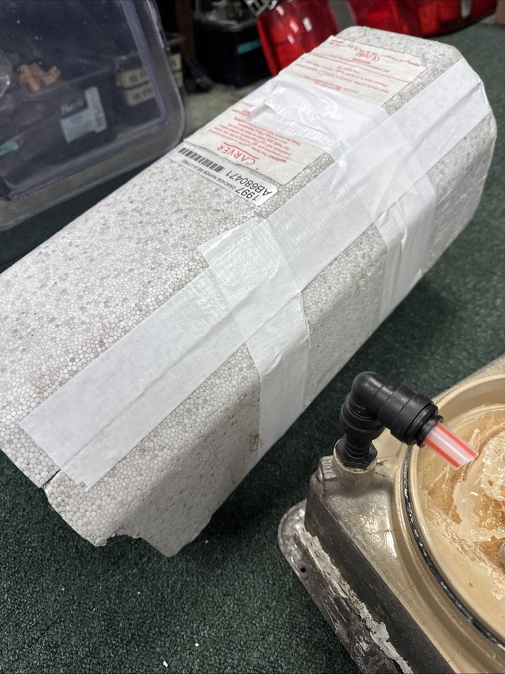 Caravan Carver Cascade 2 Gas / Electric Water Heater Tank / Heat ...