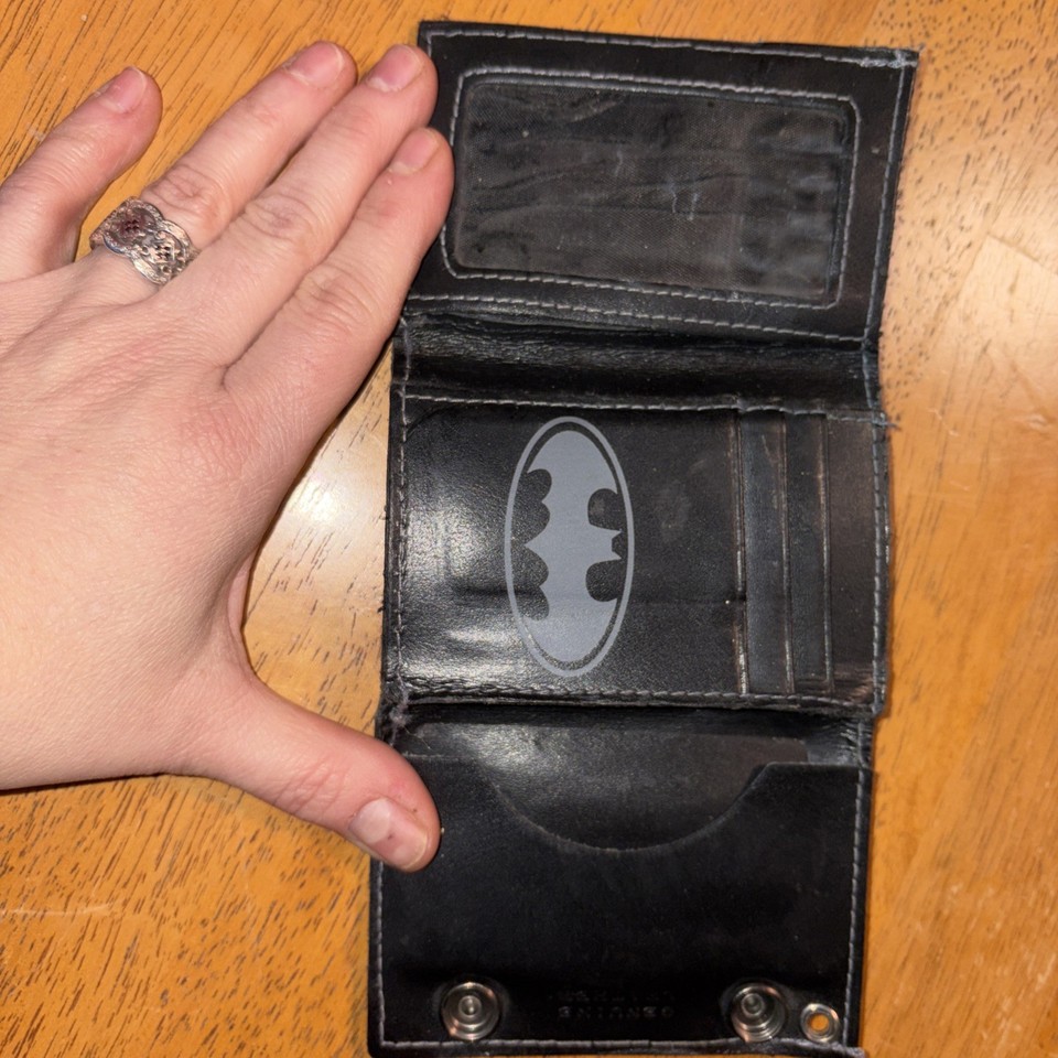 DC Comics Batman Logo Trifold Genuine Leather Wallet | eBay