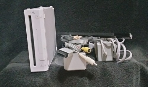 2006 Wii Model RVL-001 USA CONSOLE AND STAND WITH CORDS | eBay